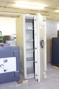 Used 5920 Bernardini Jewel Vault TL30 High Security Safe - lackasafe