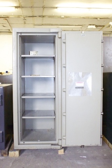 Used 5920 Bernardini Jewel Vault TL30 High Security Safe - lackasafe