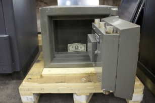 1214 Chatwood Milner Coffer - lackasafe