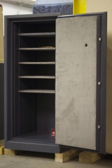 Gardall 4820 Large Fire Safe Showroom Model Safe - Lacka Safe New ...