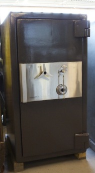 Used Chatwood Milner Safe 4620 Torchproof TRTL Powerful Diamond Pawn ...