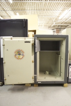 Used 3420 Chatwood Milner Safe Left Hand Swing - lackasafe